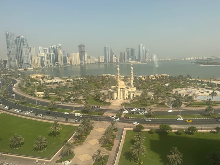 Spacious Apartment With Sea View - Sharjah