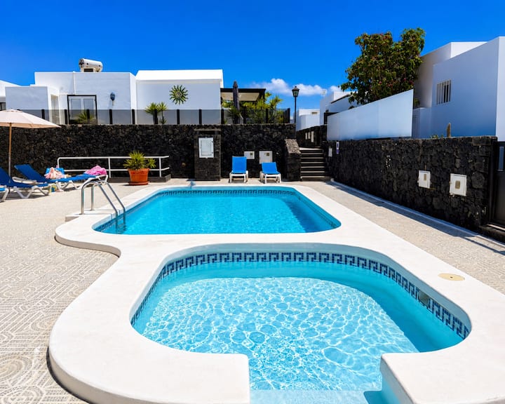 Modern Detached Casa Bonita In Puerto Del Carmen - Puerto del Carmen