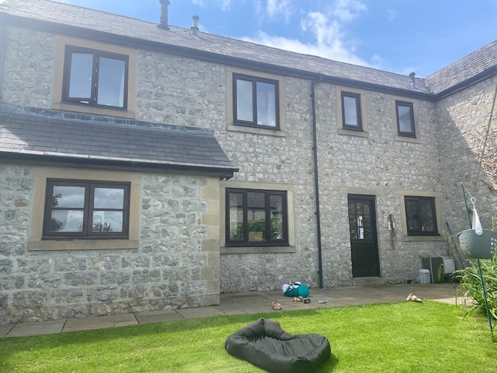 Cosy Room In A Cosy Home - Castleton