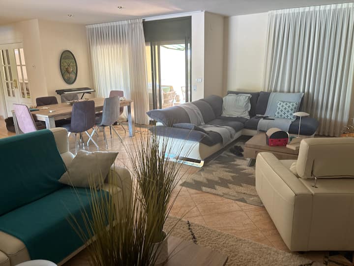 À Louer Villa De Luxe - Figueres