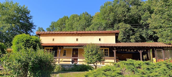 Charmante Petite Maison Au Village Champignon - Le Mourtis