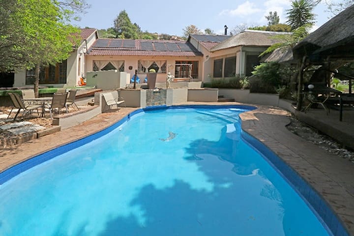 Luxury And Tranquility- Furnishd - Krugersdorp