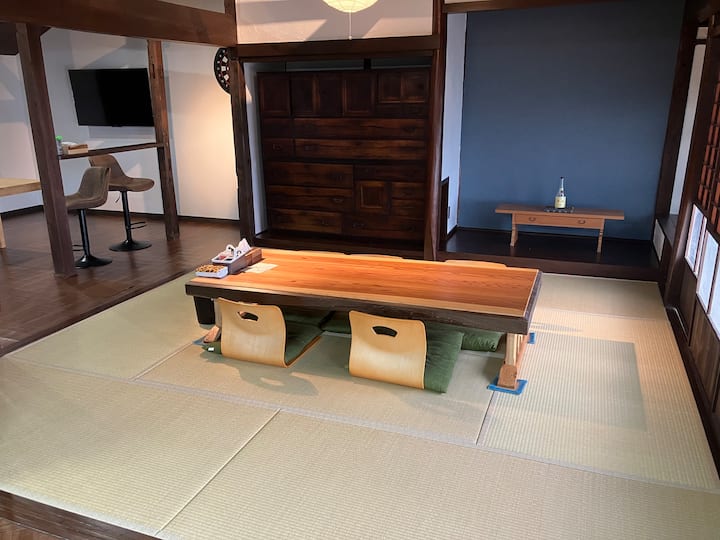 古民家をリノベーションして作った一棟貸しの宿です。 - Iki