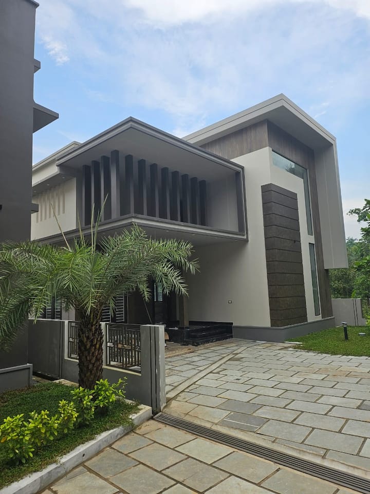 Fully Furnished, Air Conditioned Modern 4bhk Villa - Kochi
