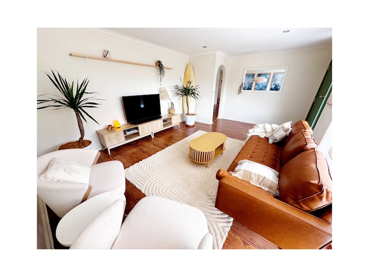 Walk To Beach | Coastal Retreat - Adelaide