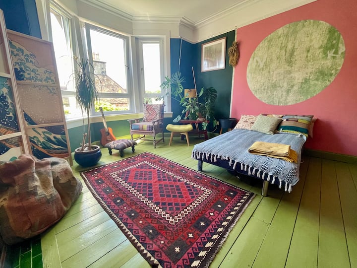 Colourful Seaside Artist’s Flat - Lower Largo