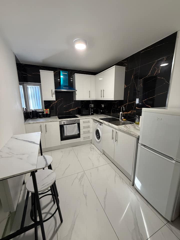 1 Bed Full Apartment - Close To City Centre - Newcastle City Centre