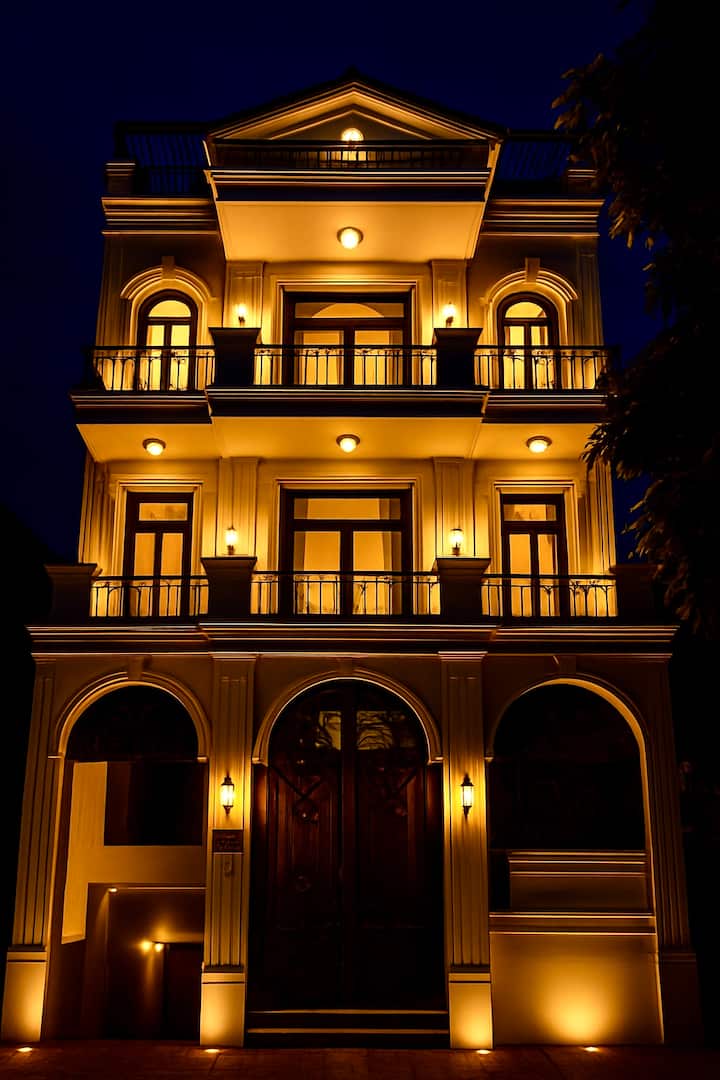 Luxurious Villa/8br Rooftop Pool Bbq/kara/billards - Ho Chi Minh