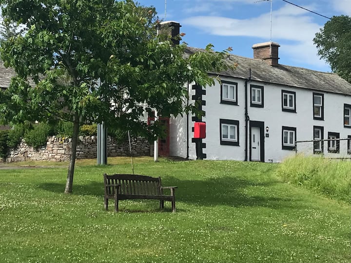 Converted Inn: Calm Comfort By The Lake District - Greystoke Castle