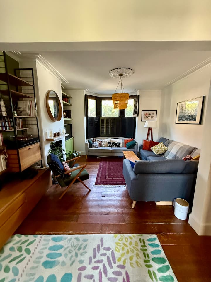 Stylish Home, Great Transport - Chingford