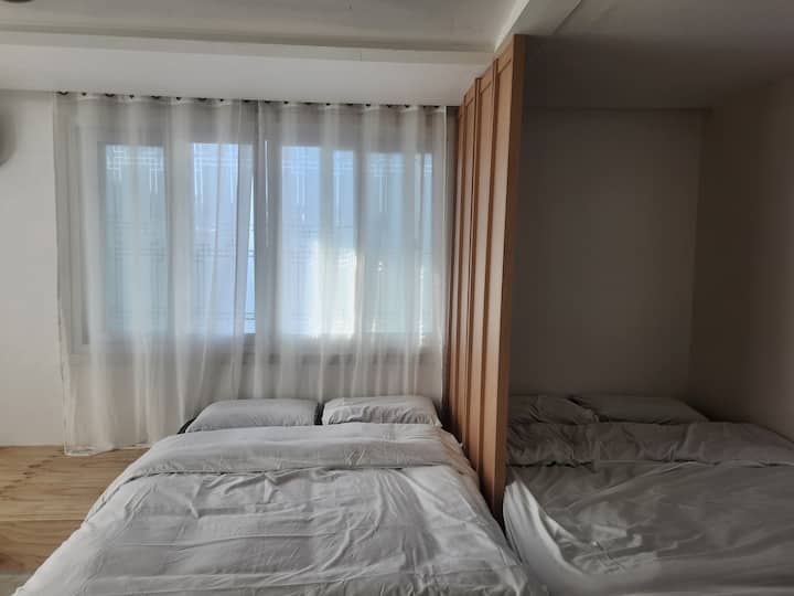 [20명 이상 가능/애견동반] 해운대 3분거리, 4룸으로 구성된 팬션 - Busan