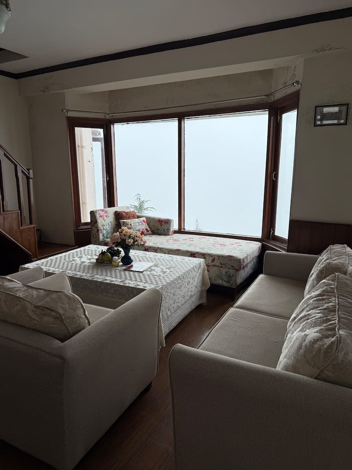 Shimla Terrahaus-penthouse W/ Stunning Valley View - Shimla