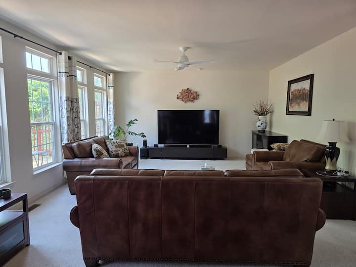 Home In Leesburg - Leesburg, VA