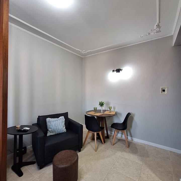 Estúdio Moderno Bem Localizado! - Porto Alegre