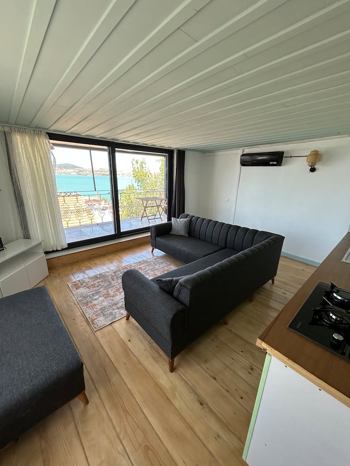 Deniz Manzaralı Rustik Ev - Ayvalık