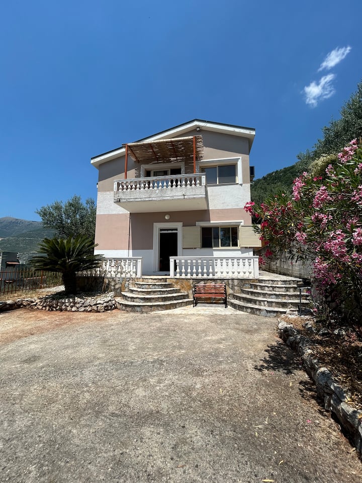 Vila Aura Dhërmi - Dhërmi