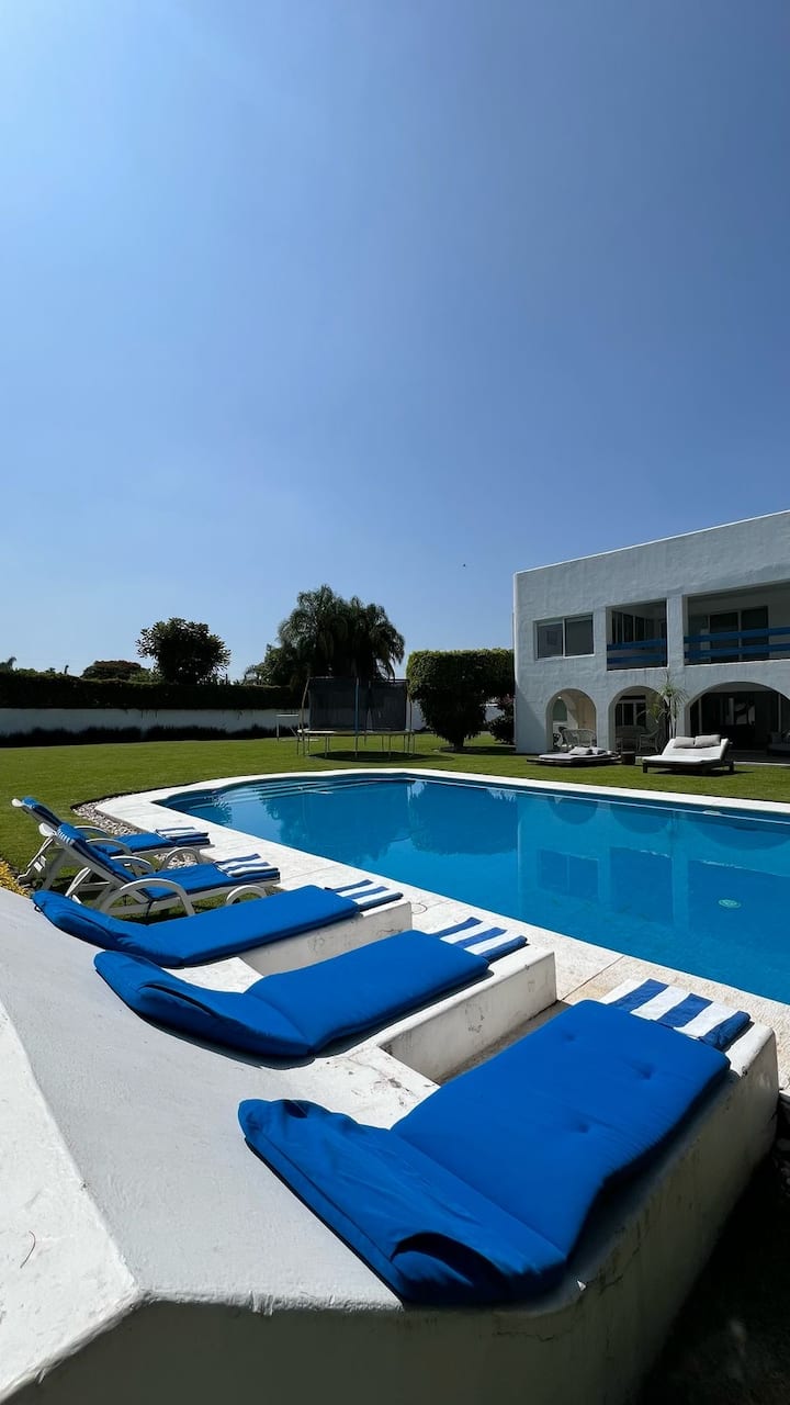 Casa Con Hermoso Jardín - Mexico