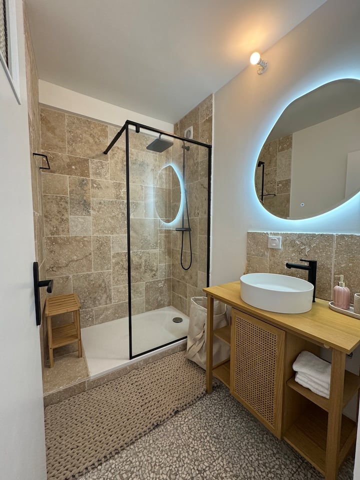 Bel Appartement Lumineux - La Crau