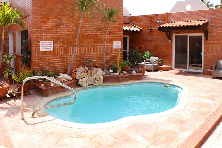 Island Oasis - Aruba