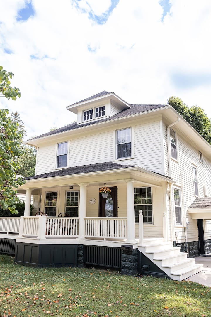 The Railway Retreat - Downtown Sylvania - Riga, MI