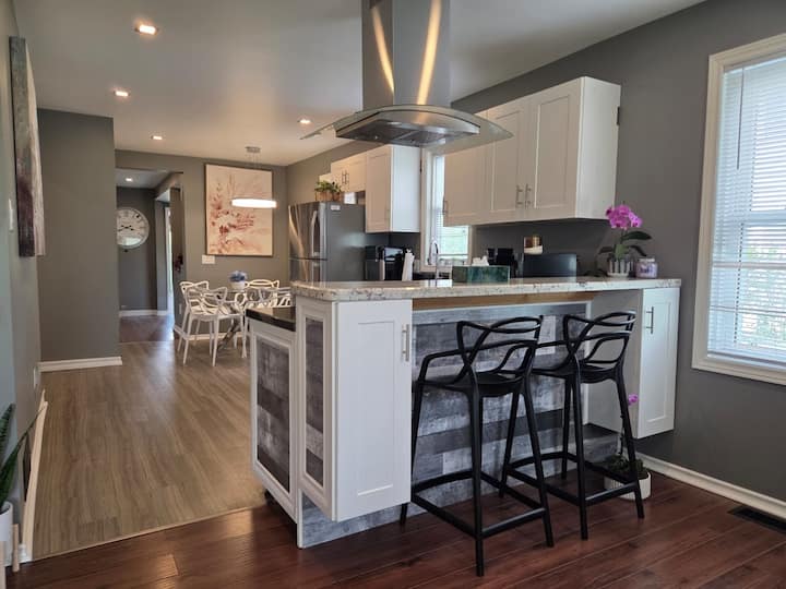 Cozy Spacious Family Home Mins To The Falls - Niagara Falls
