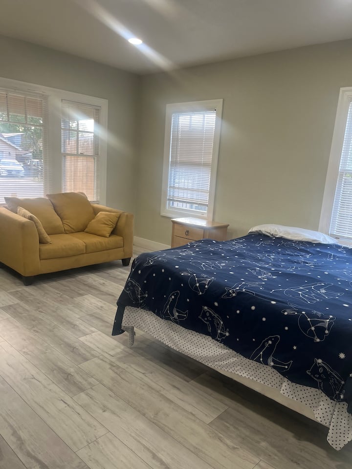 Cute Room B - Sacramento, CA