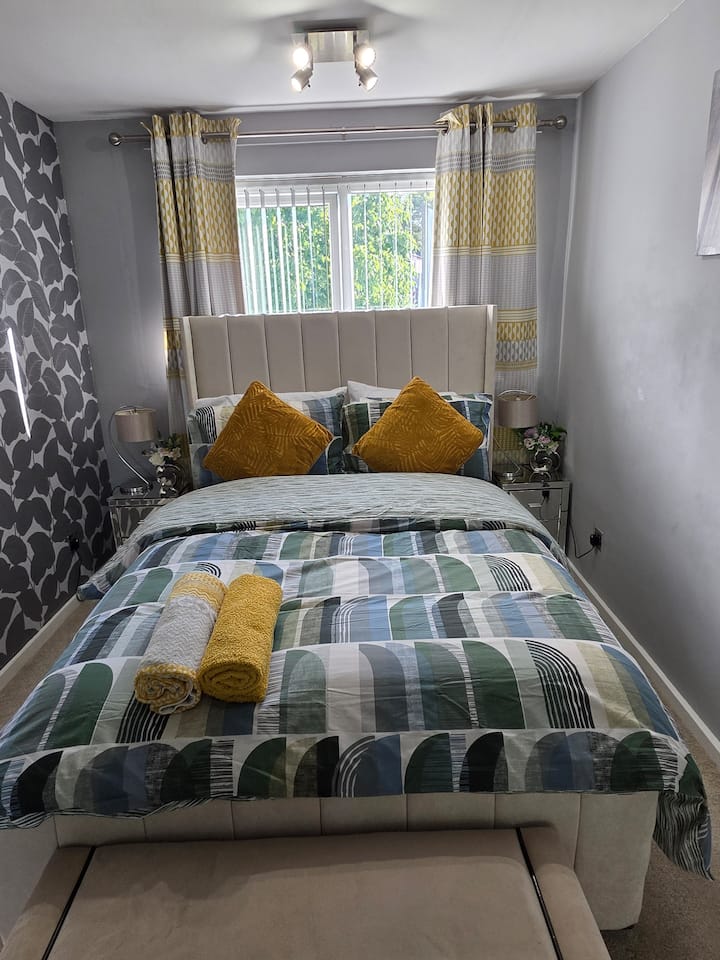 Stylish And Cosy Comfort For 5 - リーズ