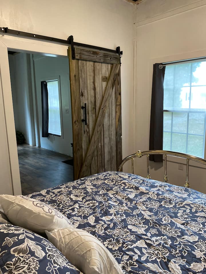 Historic District 2-bedroom Loft - Morristown, TN