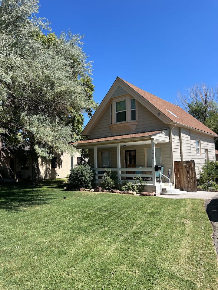 Quaint Historic Adorable Home - Pueblo, CO