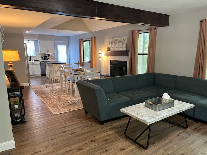 3br Near Stadium W/fireplace/fire Pit/porch Swing - Tuttle Creek State Park, Manhattan