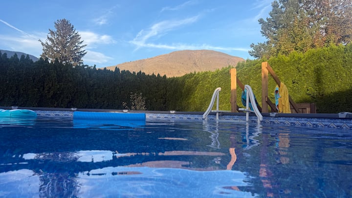 Private Kamloops Retreat Heated Pool, Hot Tub - Kamloops