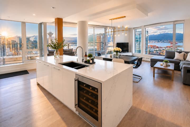 Downtown Sub-penthouse + Views - Vancouver