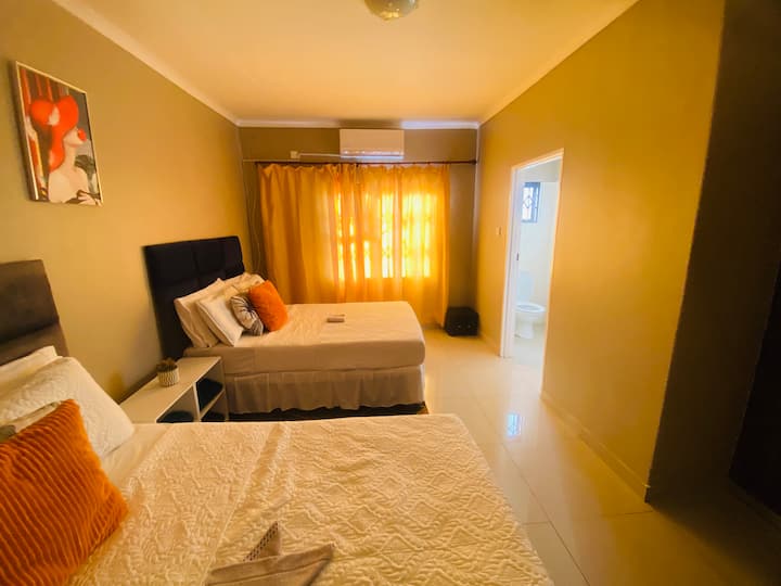 Stylish, Warm And Cozy Vibes - Gaborone