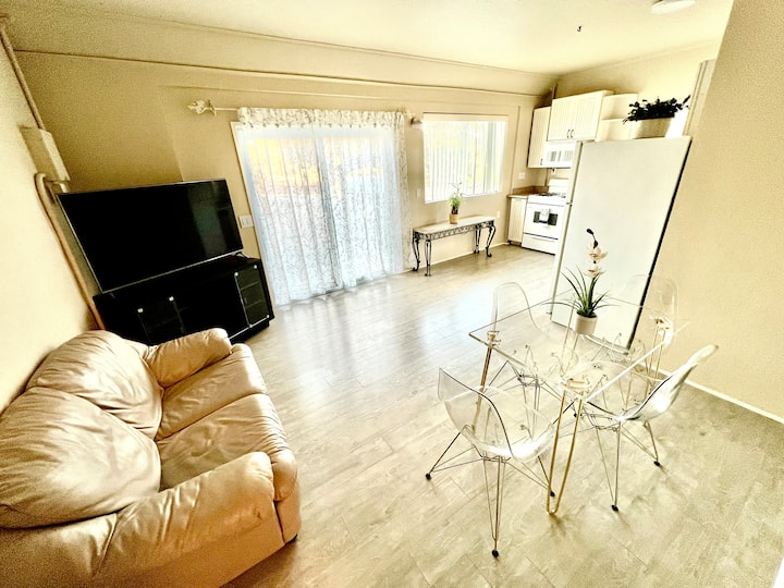 Spacious Guest Suite Amongst The Palms - Sleeps 6 - Arroyo Grande, CA