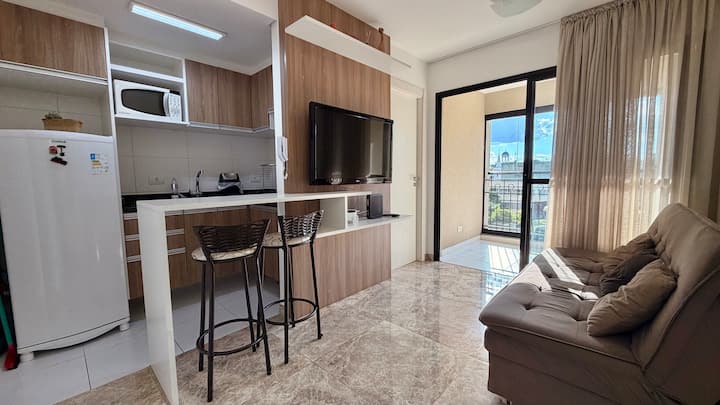 Apto 1 Suíte, Sacada E Garagem - Curitiba