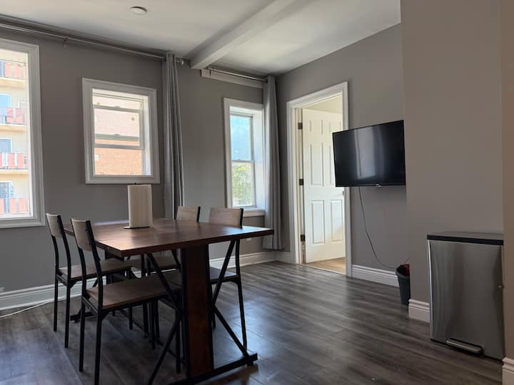 Affordable 3 Bedroom Apartment - 윈저