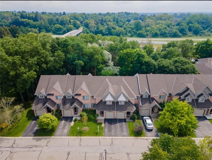 Tranquil Forest Home - Hamilton