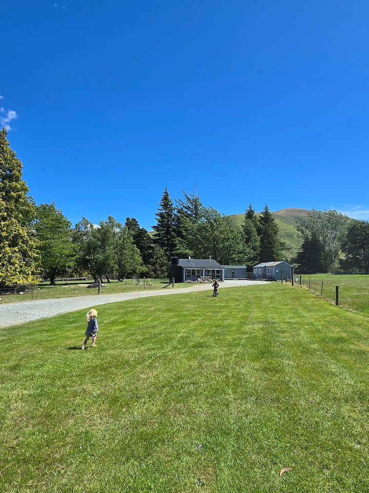 Ribbonwood Farm Cottage - Omarama