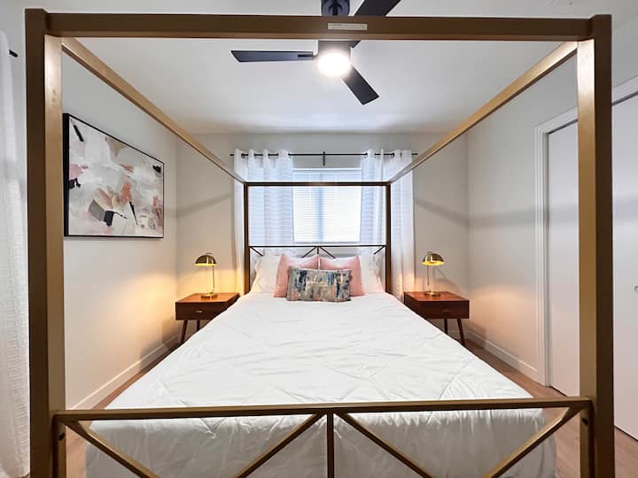 Cozy Modern 3br Escape | Sanford - 샌포드