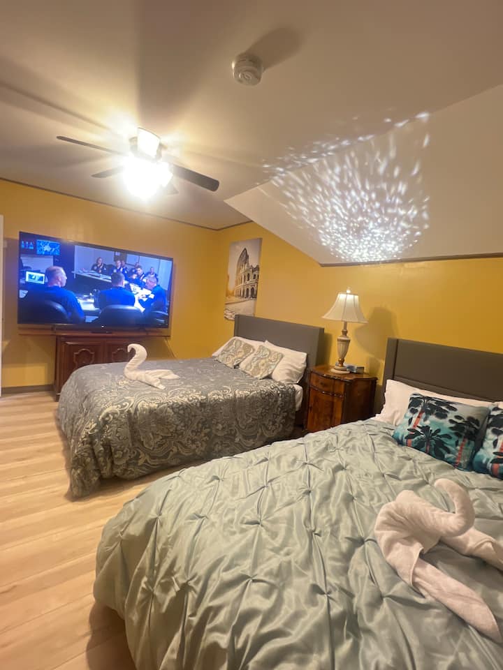 (2br/1bath) Destiny’s Europe Collection Boutique - Sault Ste. Marie, MI