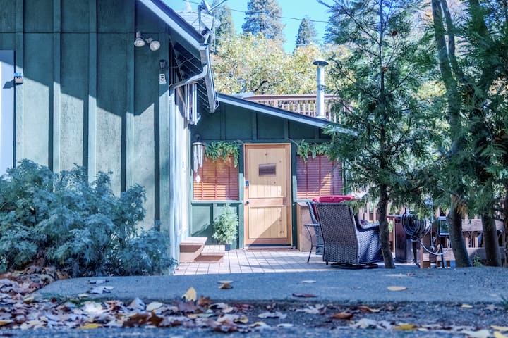 Massage Chair | Stargazing Deck | Ev Charger - Camp Nelson, CA