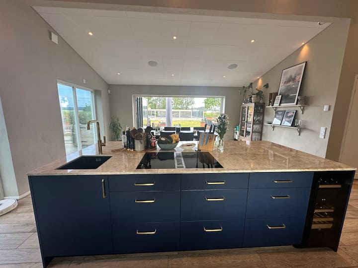 Modernt Hus Med Pool Nära Havet - Mellbystrand