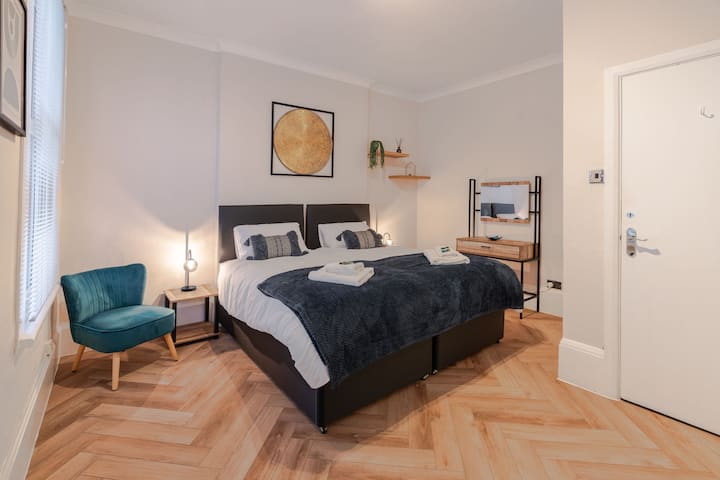 Seaside,2-bedroom, Sleeps 5,+long-stay - Brighton Marina