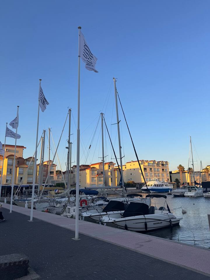 Appartement éLégant Avec Vue Port - Gruissan