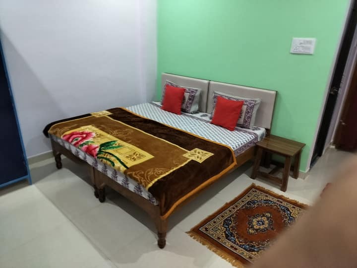 Kedar Guest House Near Ram Mandir Ayodhya - アヨーディヤー