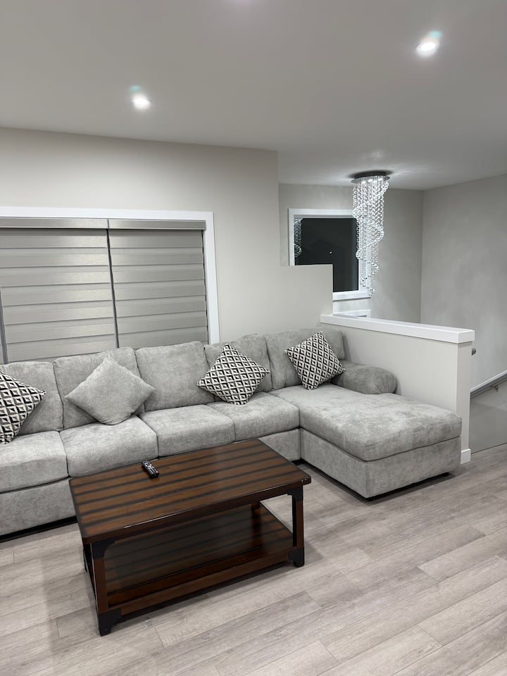 Full House 4 Bedroom Nice Cozy Place Newly Build - Saskatoon