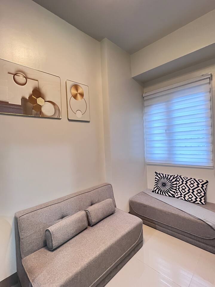 Aesthetic 2br Condo @ Charm Residencdes W/ Pool - Marikina