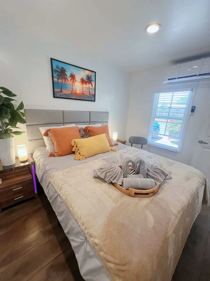 Private 1br Unit 2 In Triplex Home/caltech/pcc - El Monte, CA