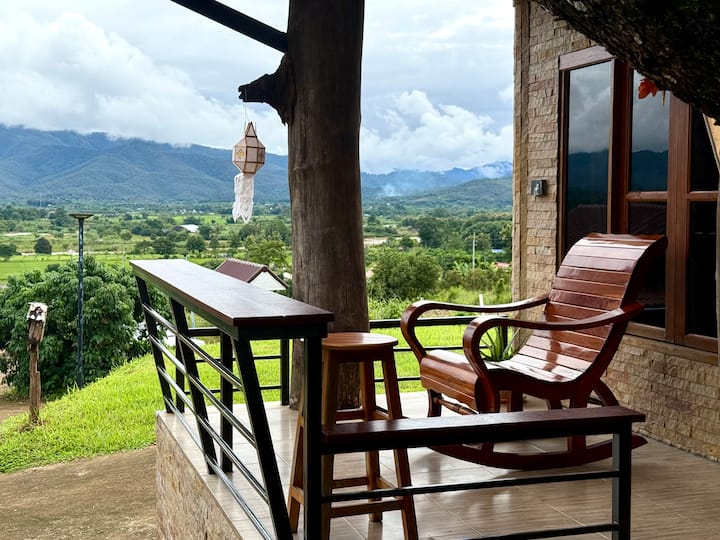 บ้านผ่อดาวมืดกา
Lanna Maple House - Mae Taeng