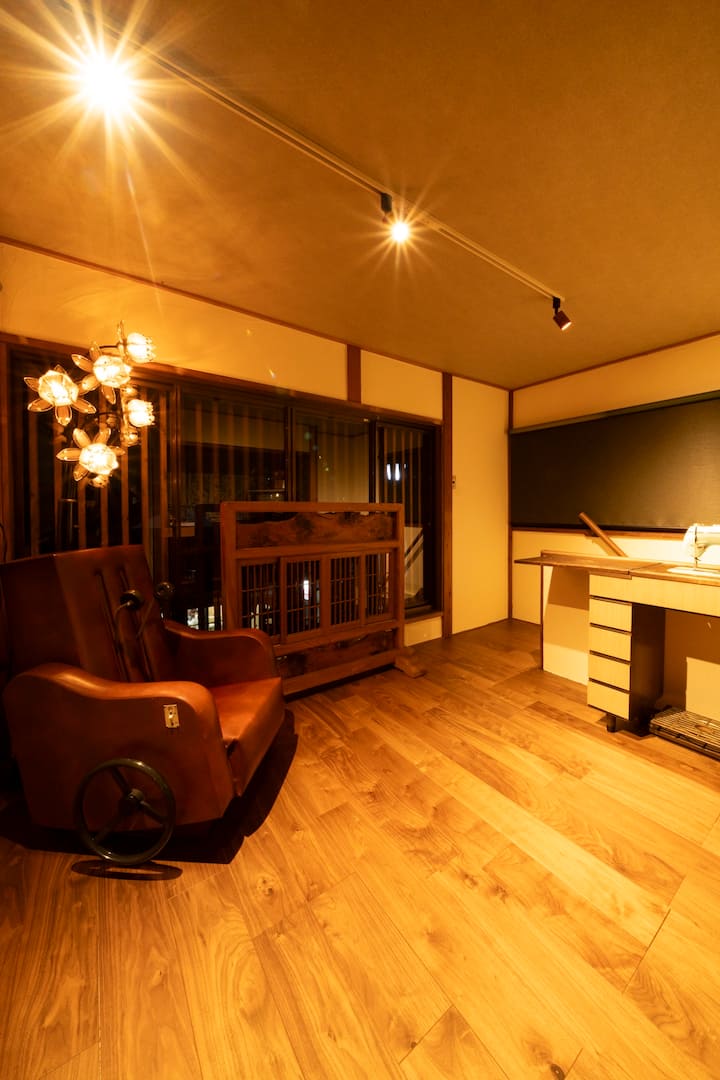 The Showa Era Lasted From 1926 To 1989. - Nikko